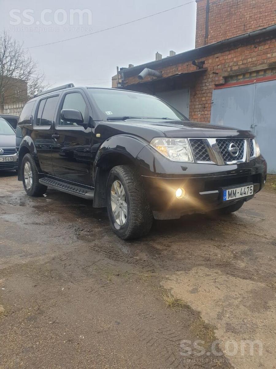 Melns Nissan Pathfinder 2005 Rīga, ar dzinēja tilpumu 2.50 L un nobraukumu 407 tūkst. km par 5500 €, foto 7 vietnē AUTOMOTO.COM.LV