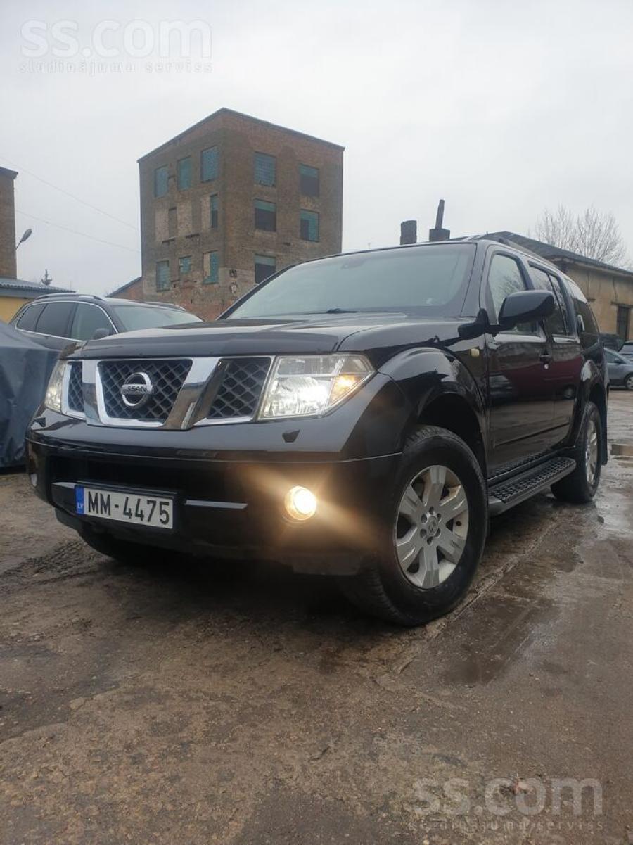 Melns Nissan Pathfinder 2005 Rīga, ar dzinēja tilpumu 2.50 L un nobraukumu 407 tūkst. km par 5500 €, foto 12 vietnē AUTOMOTO.COM.LV