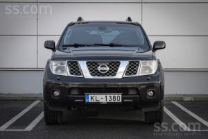 Black Nissan Pathfinder 2005 in Riga, with an engine capacity of 2.50 L and mileage of 0 thousand km for 7500 €, photo 2 on AUTOMOTO.COM.LV