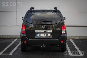 Black Nissan Pathfinder 2005 in Riga, with an engine capacity of 2.50 L and mileage of 0 thousand km for 7500 €, photo 6 on AUTOMOTO.COM.LV