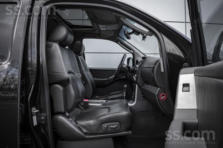 Black Nissan Pathfinder 2005 in Riga, with an engine capacity of 2.50 L and mileage of 0 thousand km for 7500 €, photo 10 on AUTOMOTO.COM.LV