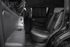 Black Nissan Pathfinder 2005 in Riga, with an engine capacity of 2.50 L and mileage of 0 thousand km for 7500 €, photo 13 on AUTOMOTO.COM.LV