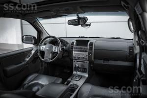 Black Nissan Pathfinder 2005 in Riga, with an engine capacity of 2.50 L and mileage of 0 thousand km for 7500 €, photo 16 on AUTOMOTO.COM.LV