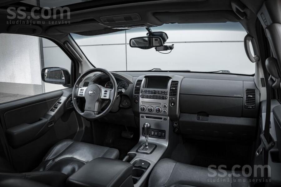 Black Nissan Pathfinder 2005 in Riga, with an engine capacity of 2.50 L and mileage of 0 thousand km for 7500 €, photo 16 on AUTOMOTO.COM.LV