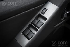 Black Nissan Pathfinder 2005 in Riga, with an engine capacity of 2.50 L and mileage of 0 thousand km for 7500 €, photo 17 on AUTOMOTO.COM.LV