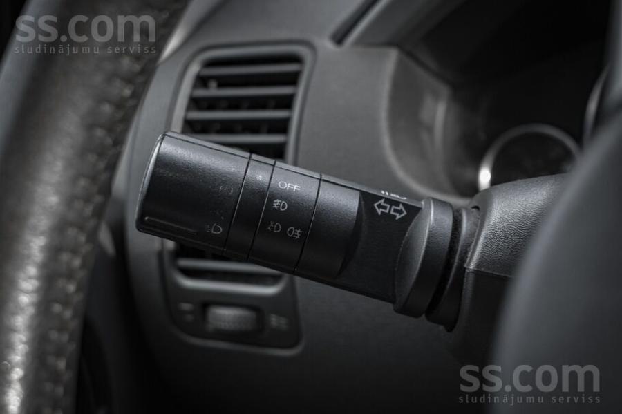 Black Nissan Pathfinder 2005 in Riga, with an engine capacity of 2.50 L and mileage of 0 thousand km for 7500 €, photo 22 on AUTOMOTO.COM.LV