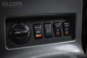 Black Nissan Pathfinder 2005 in Riga, with an engine capacity of 2.50 L and mileage of 0 thousand km for 7500 €, photo 29 on AUTOMOTO.COM.LV