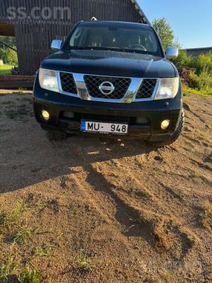Melns Nissan Pathfinder 2006 Rēzekne, ar dzinēja tilpumu 2.50 L un nobraukumu 300 tūkst. km par 6000 €, foto 2 vietnē AUTOMOTO.COM.LV