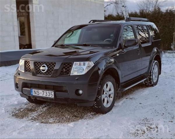 Melns Nissan Pathfinder 2006 Rīga, ar dzinēja tilpumu 2.50 L un nobraukumu 239 tūkst. km par 6200 €, foto 2 vietnē AUTOMOTO.COM.LV