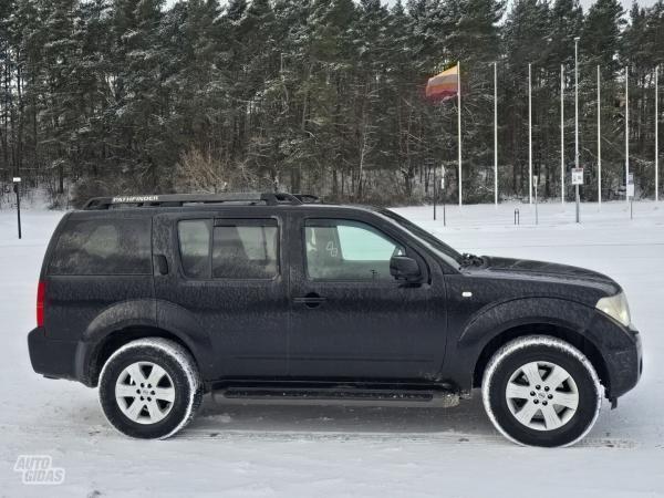 Black Nissan Pathfinder 2006 in Vilnius, with an engine capacity of 2.50 L and mileage of 440 thousand km for 3700 €, photo 4 on AUTOMOTO.COM.LV