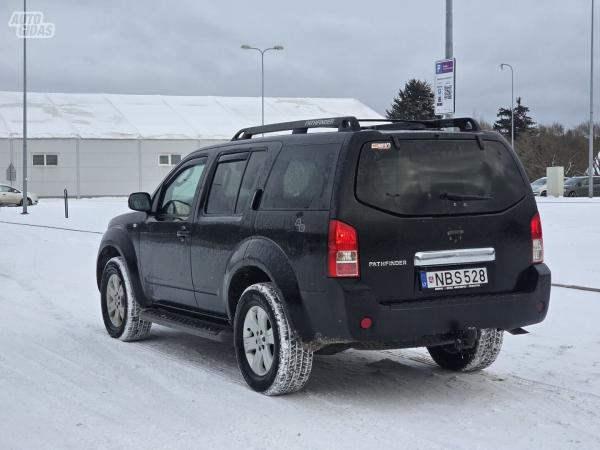 Black Nissan Pathfinder 2006 in Vilnius, with an engine capacity of 2.50 L and mileage of 440 thousand km for 3700 €, photo 7 on AUTOMOTO.COM.LV