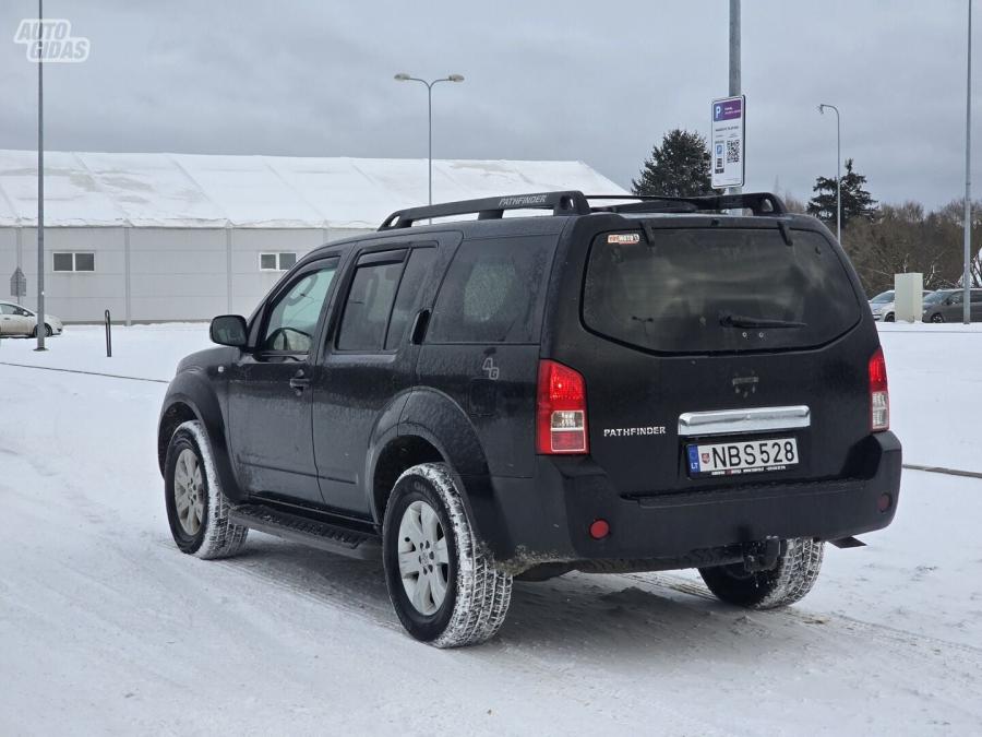Black Nissan Pathfinder 2006 in Vilnius, with an engine capacity of 2.50 L and mileage of 440 thousand km for 3700 €, photo 7 on AUTOMOTO.COM.LV