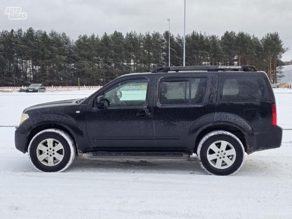 Black Nissan Pathfinder 2006 in Vilnius, with an engine capacity of 2.50 L and mileage of 440 thousand km for 3700 €, photo 8 on AUTOMOTO.COM.LV