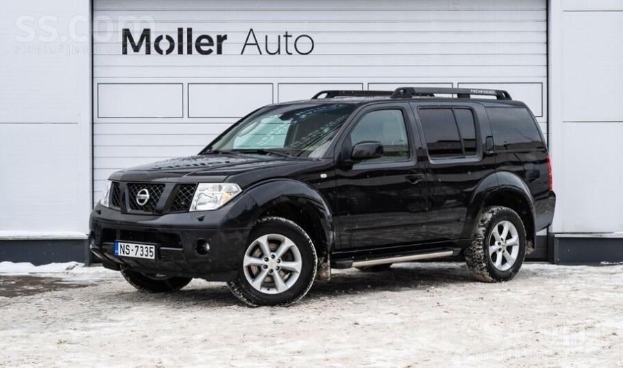Black Nissan Pathfinder 2006 in Riga, with an engine capacity of 2.50 L and mileage of 239 thousand km for 5450 €, photo 1 on AUTOMOTO.COM.LV