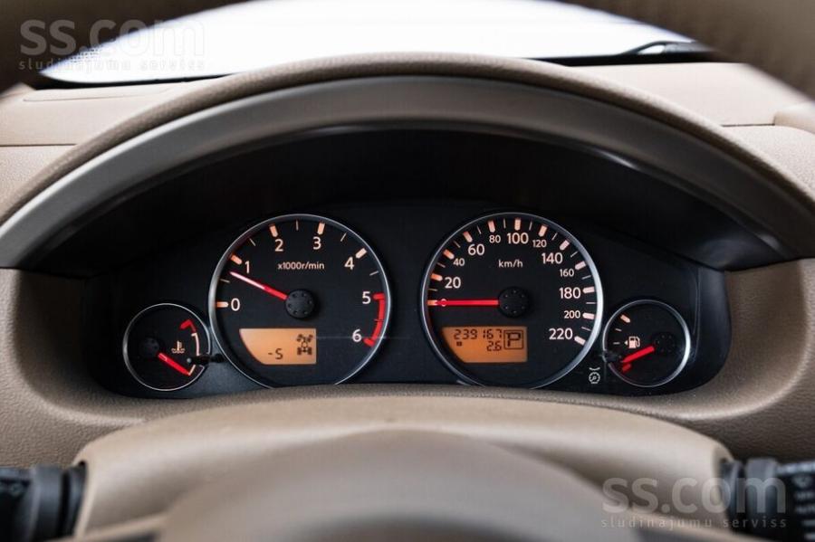 Black Nissan Pathfinder 2006 in Riga, with an engine capacity of 2.50 L and mileage of 239 thousand km for 5450 €, photo 21 on AUTOMOTO.COM.LV