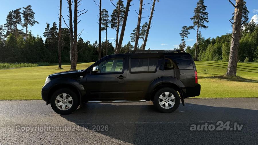 Melns Nissan Pathfinder 2006 Pērnava, ar dzinēja tilpumu 2.50 L un nobraukumu 492 tūkst. km par 4900 €, foto 4 vietnē AUTOMOTO.COM.LV
