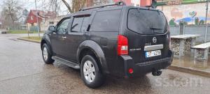 Black Nissan Pathfinder 2006 in Jelgava, with an engine capacity of 2.50 L and mileage of 295 thousand km for 2000 €, photo 6 on AUTOMOTO.COM.LV