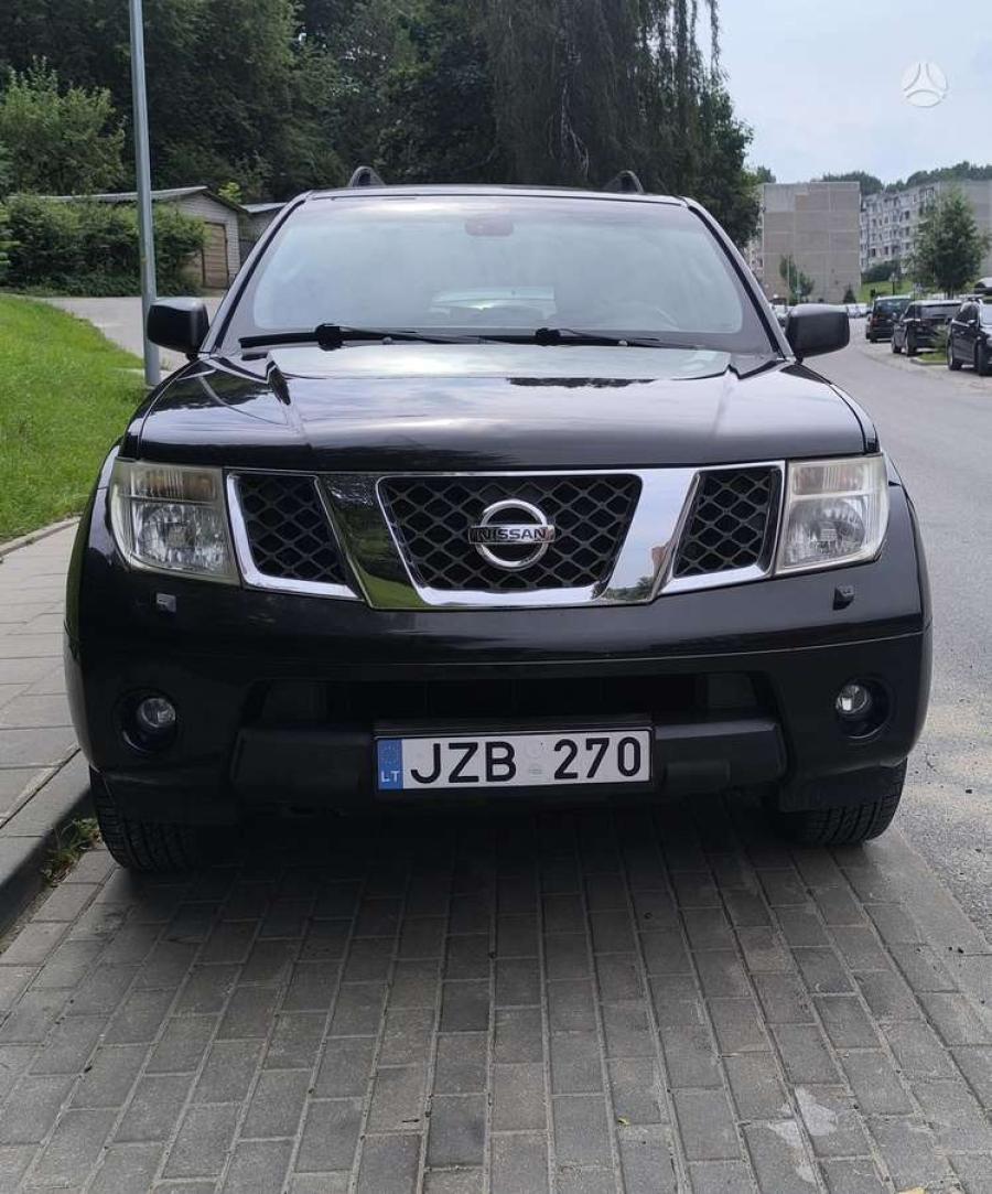 Melns Nissan Pathfinder 2006 Viļņa, ar dzinēja tilpumu 2.49 L un nobraukumu 287 tūkst. km par 4200 €, foto 3 vietnē AUTOMOTO.COM.LV