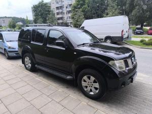 Melns Nissan Pathfinder 2006 Viļņa, ar dzinēja tilpumu 2.49 L un nobraukumu 287 tūkst. km par 4200 €, foto 4 vietnē AUTOMOTO.COM.LV