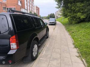 Melns Nissan Pathfinder 2006 Viļņa, ar dzinēja tilpumu 2.49 L un nobraukumu 287 tūkst. km par 4200 €, foto 5 vietnē AUTOMOTO.COM.LV