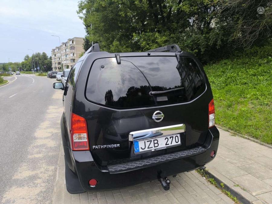 Melns Nissan Pathfinder 2006 Viļņa, ar dzinēja tilpumu 2.49 L un nobraukumu 287 tūkst. km par 4200 €, foto 7 vietnē AUTOMOTO.COM.LV