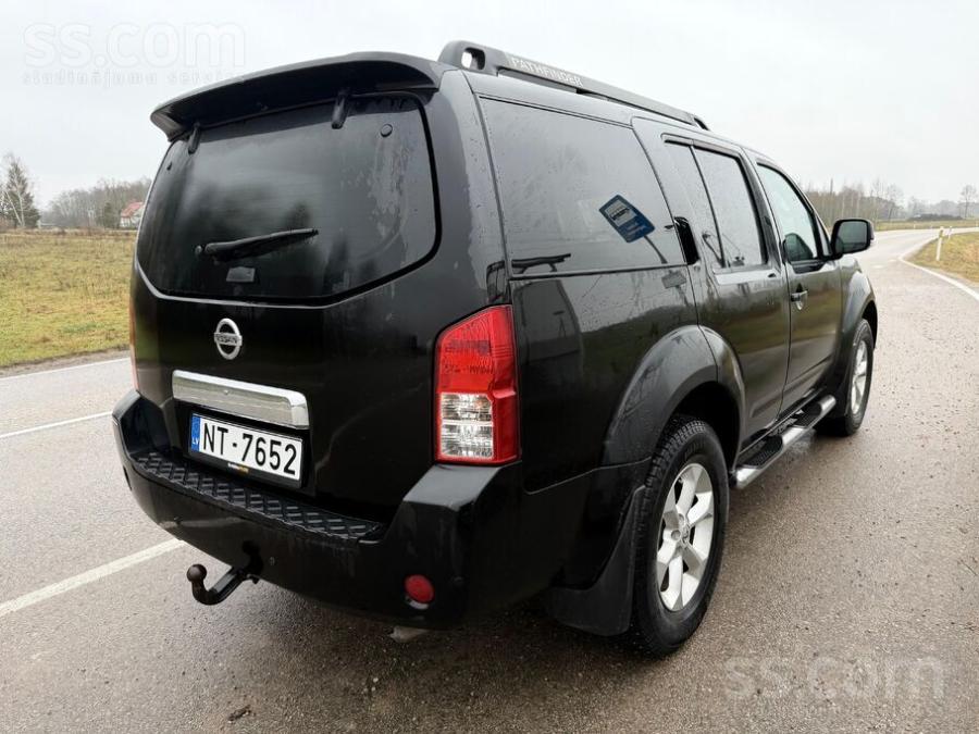 Melns Nissan Pathfinder 2007 Daugavpils, ar dzinēja tilpumu 2.50 L un nobraukumu 0 tūkst. km par 4900 €, foto 2 vietnē AUTOMOTO.COM.LV