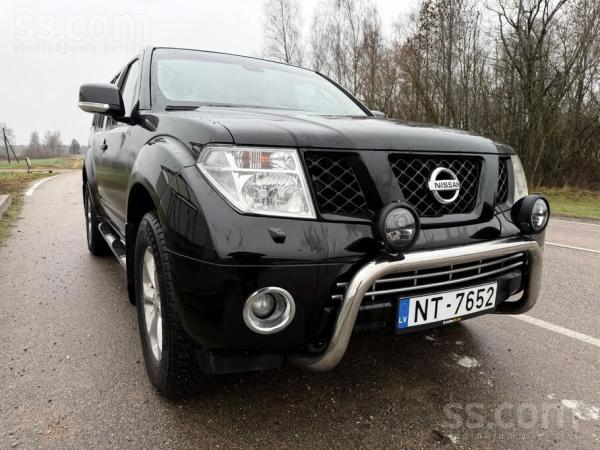 Black Nissan Pathfinder 2007 in Daugavpils, with an engine capacity of 2.50 L and mileage of 0 thousand km for 4900 €, photo 4 on AUTOMOTO.COM.LV