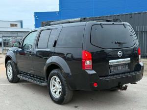 Melns Nissan Pathfinder 2007 Marijampole, ar dzinēja tilpumu 2.49 L un nobraukumu 334 tūkst. km par 3950 €, foto 2 vietnē AUTOMOTO.COM.LV