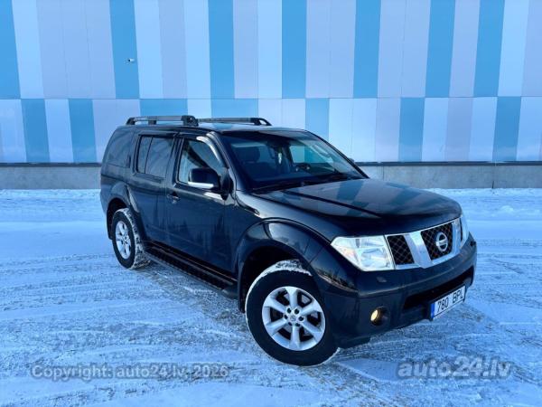 Black Nissan Pathfinder 2007 in Tallinn, with an engine capacity of 2.50 L and mileage of 236 thousand km for 5499 €, photo 1 on AUTOMOTO.COM.LV
