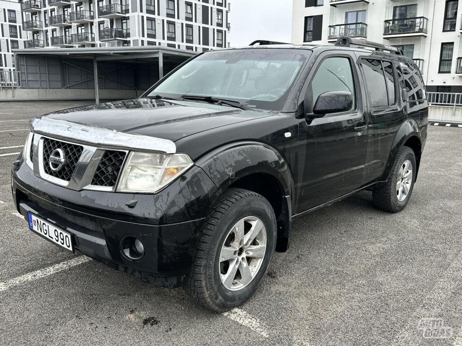 Black Nissan Pathfinder 2007 in Vilnius, with an engine capacity of 2.50 L and mileage of 341 thousand km for 3499 €, photo 4 on AUTOMOTO.COM.LV