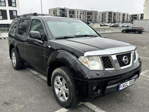 Black Nissan Pathfinder 2007 in Vilnius, with an engine capacity of 2.50 L and mileage of 341 thousand km for 3499 €, photo 5 on AUTOMOTO.COM.LV
