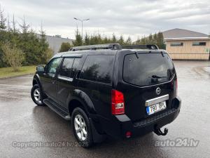 Melns Nissan Pathfinder 2007 Tallina, ar dzinēja tilpumu 2.50 L un nobraukumu 236 tūkst. km par 5490 €, foto 3 vietnē AUTOMOTO.COM.LV
