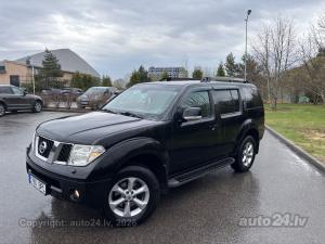 Melns Nissan Pathfinder 2007 Tallina, ar dzinēja tilpumu 2.50 L un nobraukumu 236 tūkst. km par 5490 €, foto 4 vietnē AUTOMOTO.COM.LV