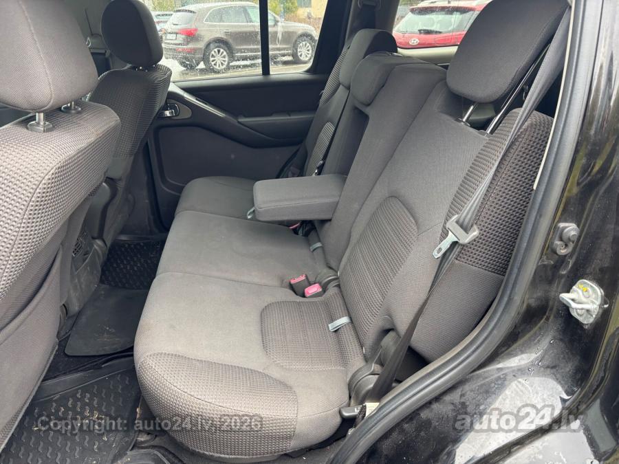 Melns Nissan Pathfinder 2007 Tallina, ar dzinēja tilpumu 2.50 L un nobraukumu 236 tūkst. km par 5490 €, foto 9 vietnē AUTOMOTO.COM.LV
