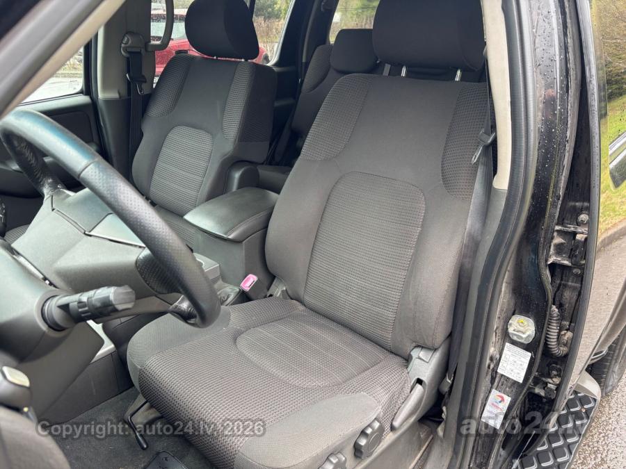 Melns Nissan Pathfinder 2007 Tallina, ar dzinēja tilpumu 2.50 L un nobraukumu 236 tūkst. km par 5490 €, foto 14 vietnē AUTOMOTO.COM.LV