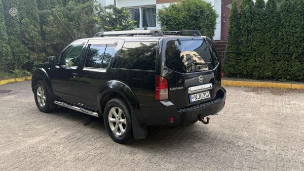 Black Nissan Pathfinder 2007 in Vilnius, with an engine capacity of 2.49 L and mileage of 358 thousand km for 2000 €, photo 4 on AUTOMOTO.COM.LV