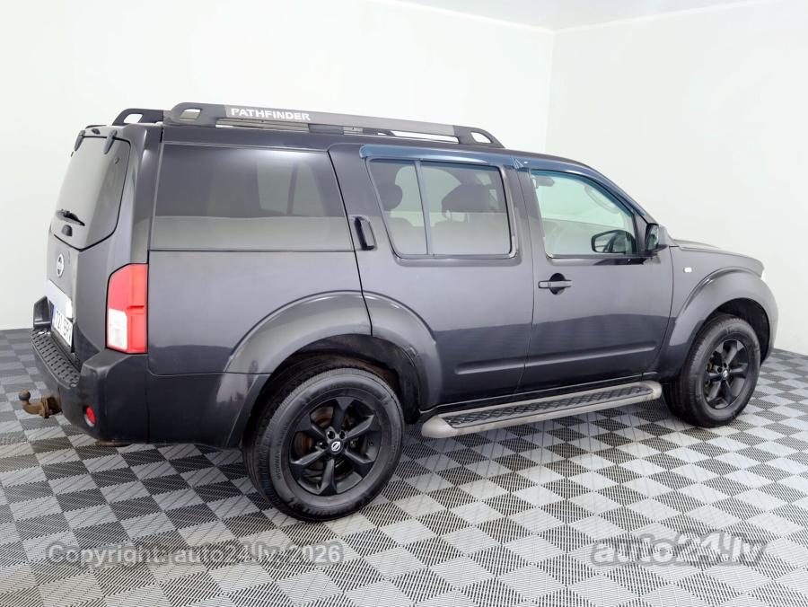 Melns Nissan Pathfinder 2007 Tallina, ar dzinēja tilpumu 2.50 L un nobraukumu 395 tūkst. km par 1499 €, foto 4 vietnē AUTOMOTO.COM.LV