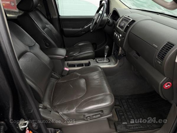 Melns Nissan Pathfinder 2008 Tartu, ar dzinēja tilpumu 2.50 L un nobraukumu 290 tūkst. km par 2900 €, foto 11 vietnē AUTOMOTO.COM.LV