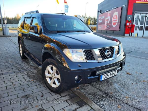 Black Nissan Pathfinder 2008 in Tartu, with an engine capacity of 2.50 L and mileage of 320 thousand km for 5500 €, photo 1 on AUTOMOTO.COM.LV