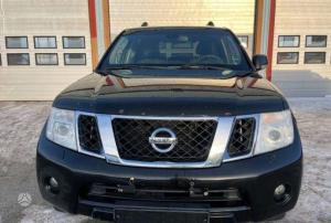 Black Nissan Pathfinder 2010 in Rokiskis, with an engine capacity of 2.50 L and mileage of 459 thousand km for 4000 €, photo 3 on AUTOMOTO.COM.LV
