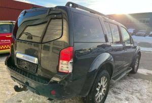 Black Nissan Pathfinder 2010 in Rokiskis, with an engine capacity of 2.50 L and mileage of 459 thousand km for 4000 €, photo 6 on AUTOMOTO.COM.LV
