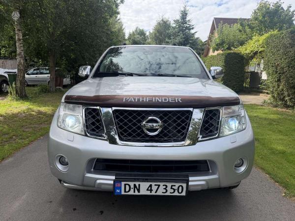Black Nissan Pathfinder 2010 in Kaunas, with an engine capacity of 2.49 L and mileage of 275 thousand km for 4300 €, photo 2 on AUTOMOTO.COM.LV
