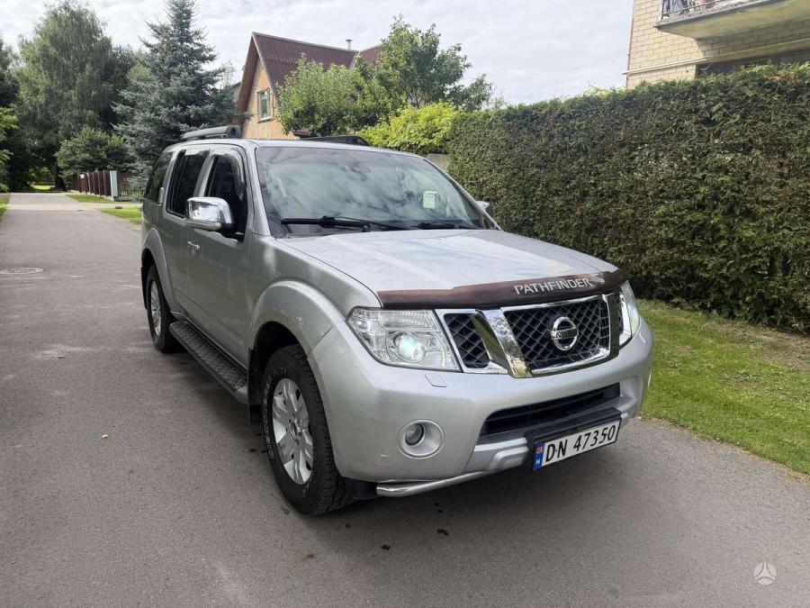 Melns Nissan Pathfinder 2010 Kauņa, ar dzinēja tilpumu 2.49 L un nobraukumu 275 tūkst. km par 4300 €, foto 4 vietnē AUTOMOTO.COM.LV