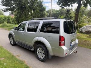 Melns Nissan Pathfinder 2010 Kauņa, ar dzinēja tilpumu 2.49 L un nobraukumu 275 tūkst. km par 4300 €, foto 8 vietnē AUTOMOTO.COM.LV