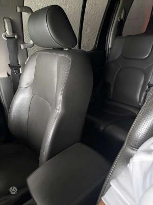 Black Nissan Pathfinder 2011 in Vilnius, with an engine capacity of 2.99 L and mileage of 470 thousand km for 6200 €, photo 4 on AUTOMOTO.COM.LV