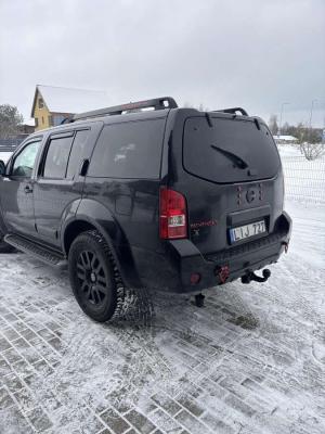 Black Nissan Pathfinder 2011 in Vilnius, with an engine capacity of 2.99 L and mileage of 470 thousand km for 6200 €, photo 9 on AUTOMOTO.COM.LV