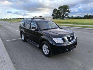 Black Nissan Pathfinder 2011 in Marijampole, with an engine capacity of 2.49 L and mileage of 335 thousand km for 5050 €, photo 8 on AUTOMOTO.COM.LV