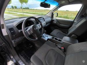 Black Nissan Pathfinder 2011 in Marijampole, with an engine capacity of 2.49 L and mileage of 335 thousand km for 5050 €, photo 12 on AUTOMOTO.COM.LV
