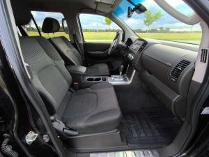 Black Nissan Pathfinder 2011 in Marijampole, with an engine capacity of 2.49 L and mileage of 335 thousand km for 5050 €, photo 15 on AUTOMOTO.COM.LV