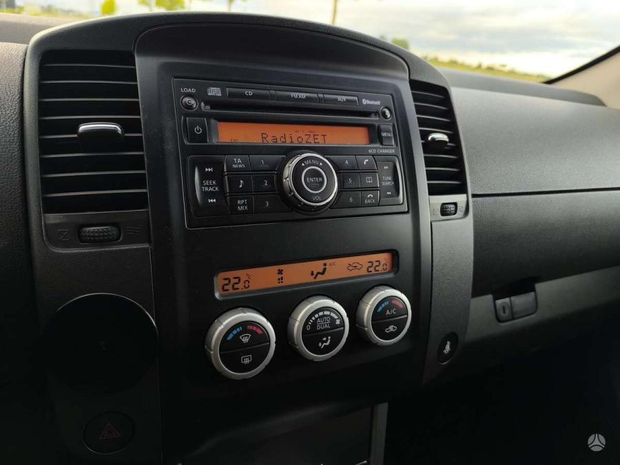 Black Nissan Pathfinder 2011 in Marijampole, with an engine capacity of 2.49 L and mileage of 335 thousand km for 5050 €, photo 17 on AUTOMOTO.COM.LV